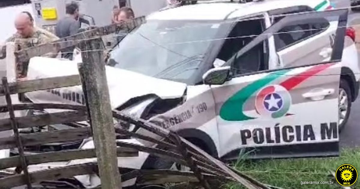 Duas pessoas ficam feridas em acidente entre viatura da polícia e carro em Itapema - Galera Mix